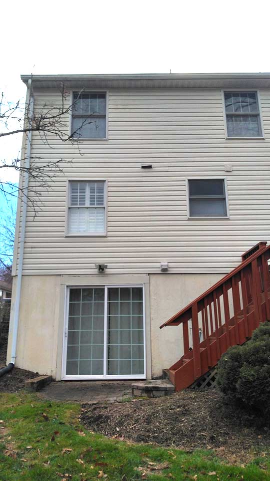 Before & After House Pressure Washing - Ms. Fixit